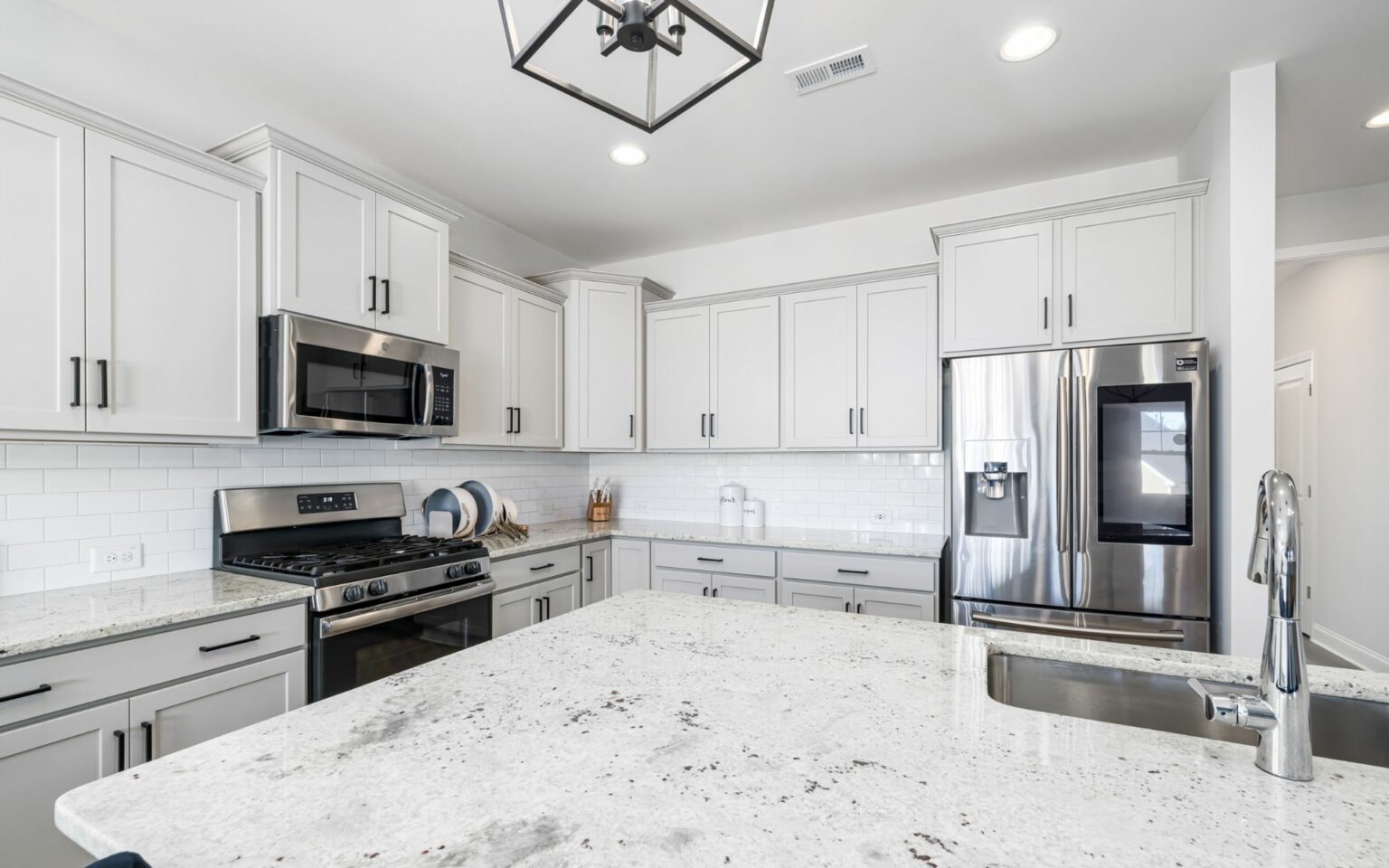 Granite Countertop Types: A Guide to Popular Granite Colors, Styles ...